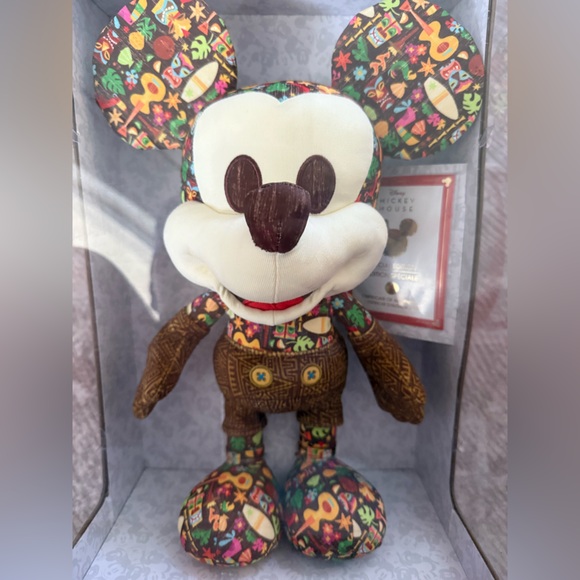 Disney | Accents | Year Of The Mouse Collector Mickey Plush 7 July Tiki ...